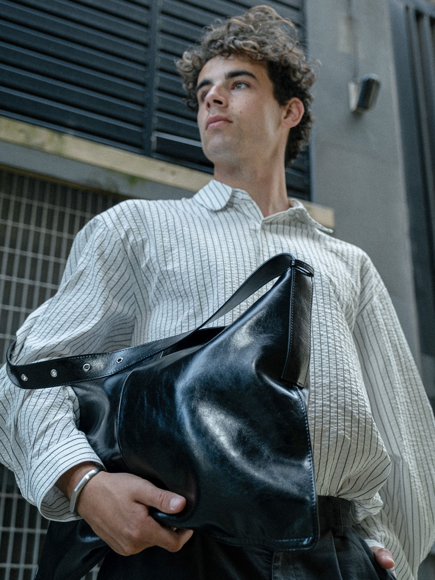 Kite Crossbody Bag | Unisex Black Leather Messenger Bag | Mens Black ...